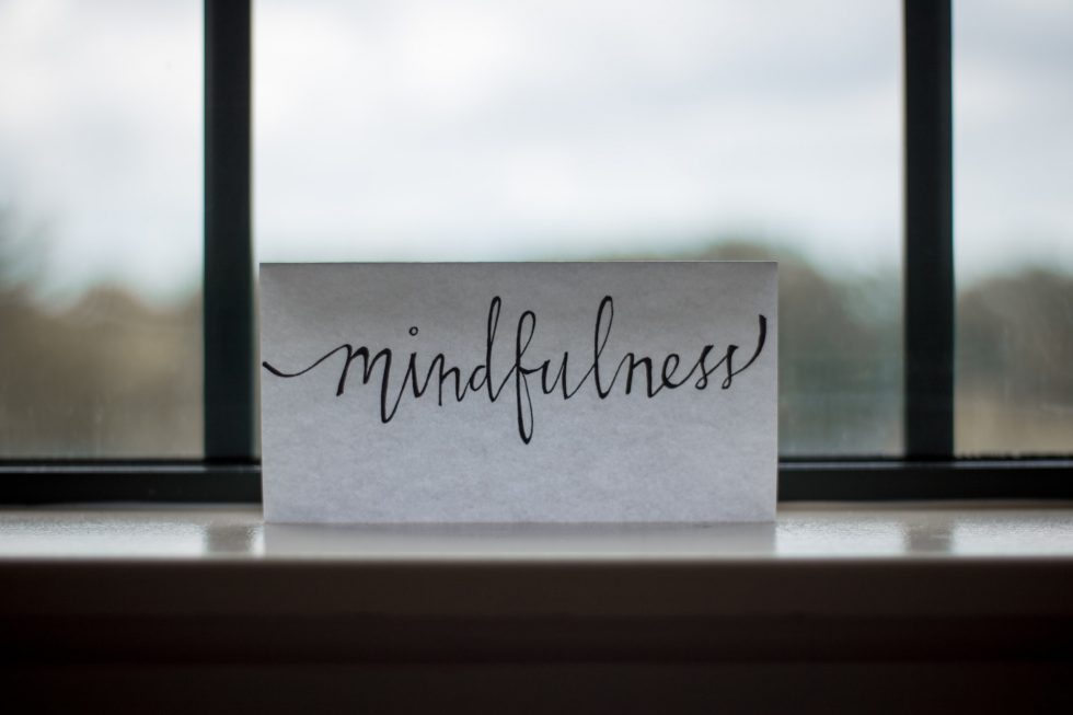 Mindfulness: ¿Qué es y por qué enseñarla a los niños? - Rhema E-School